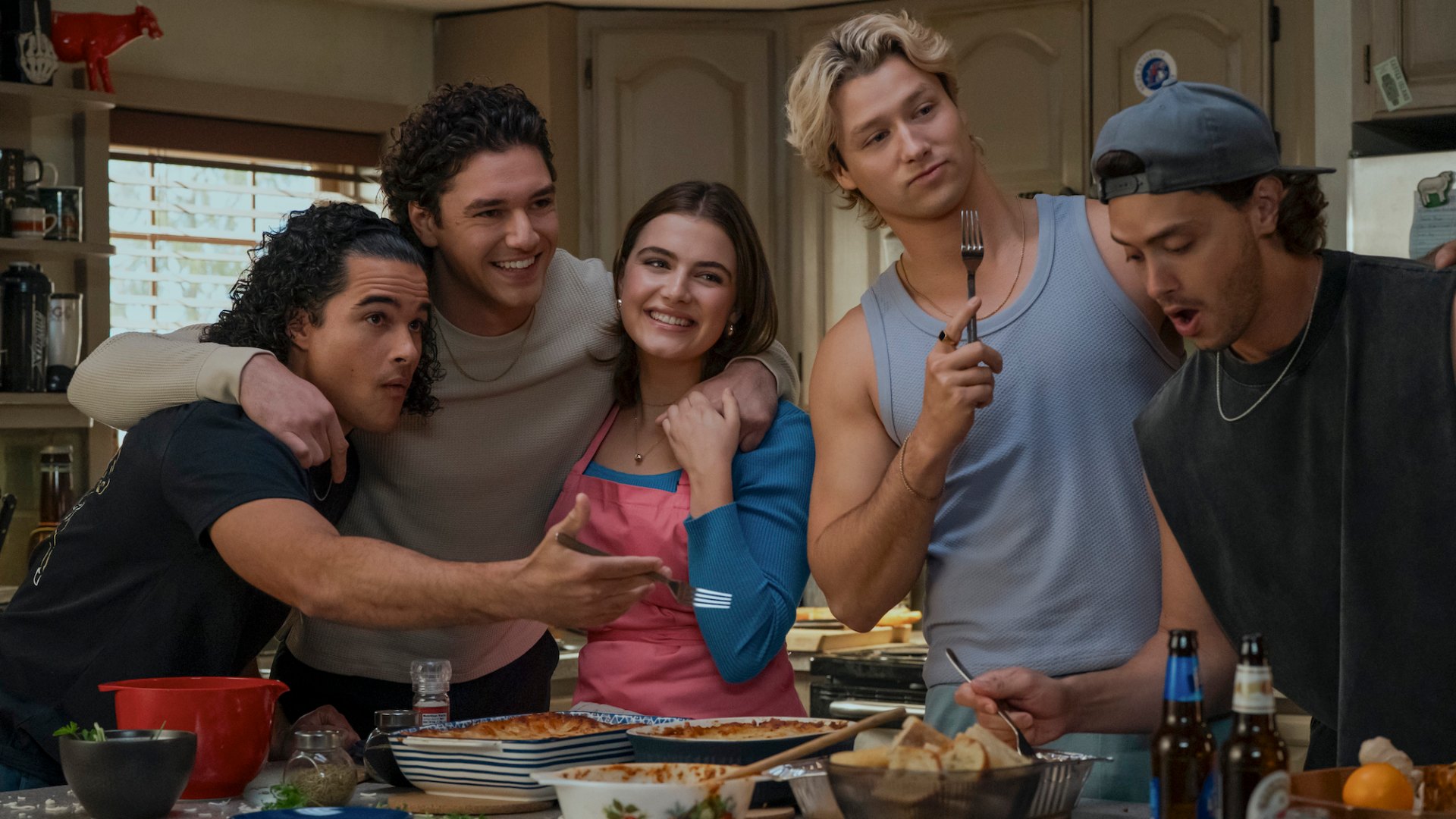 'Off Campus' season 2 will be about [spoiler] after book order switch