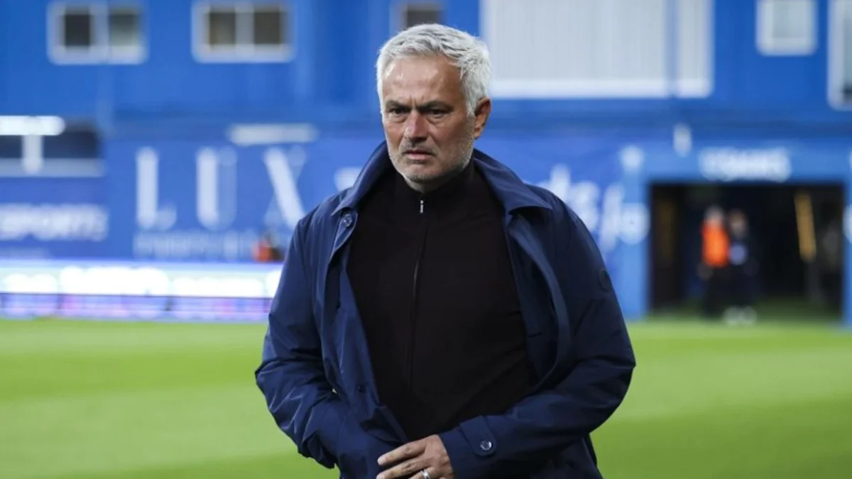 Mourinho reconoce contactos con el Real Madrid: "Nadie es tonto, algo ...