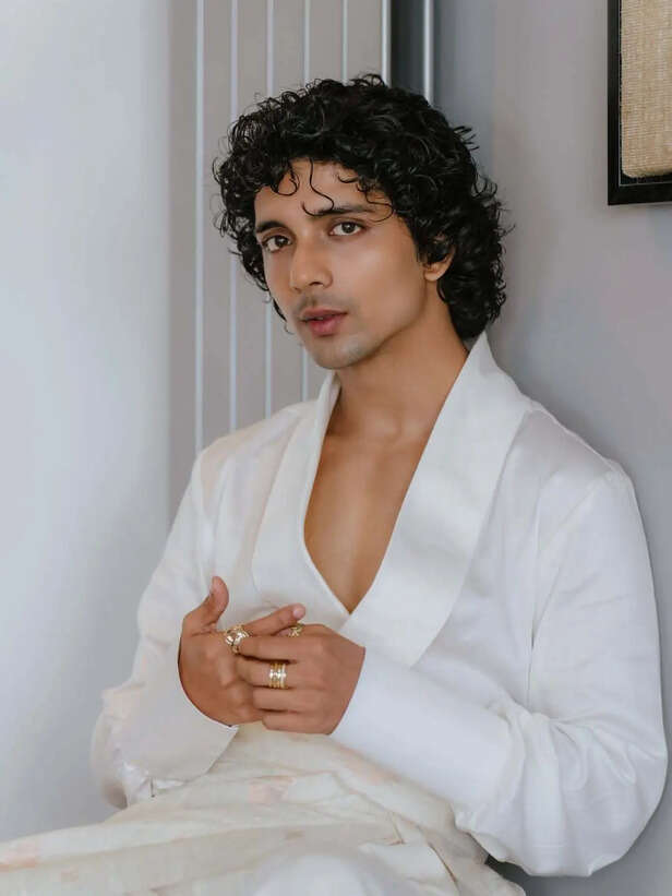 The guy who made us laugh with Bengali parent jokes, Niranjan Mondal is ...