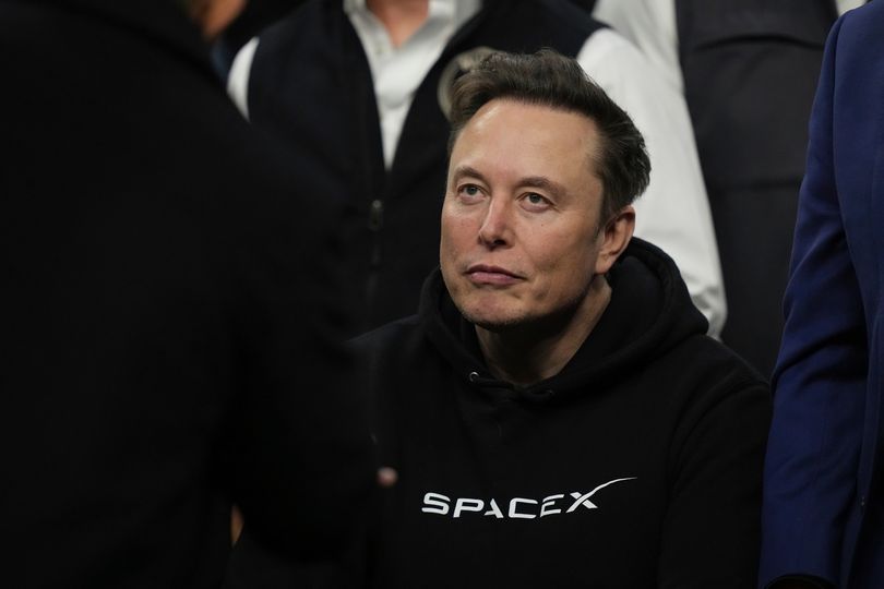 Elon Musk chimes in on casting debate as right-wing pundits cruelly ...
