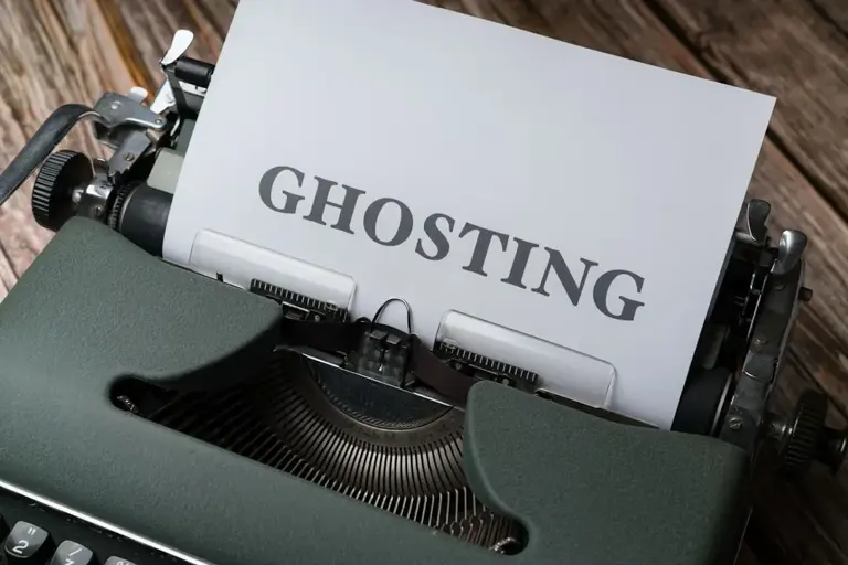 The no-go list: 6 dating trends therapists say are already toxic