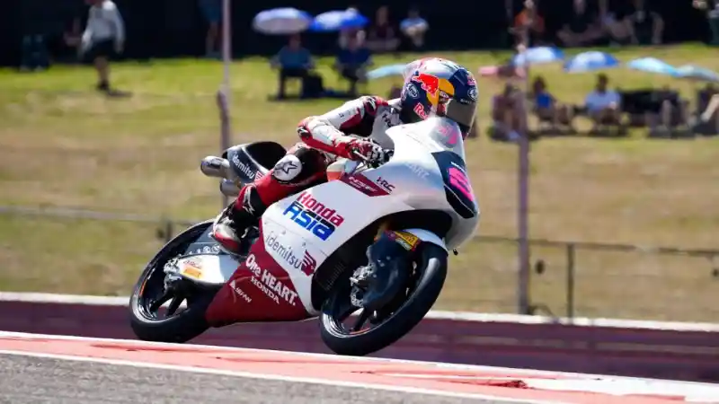 Veda Ega Pratama finis posisi 8 Moto3 Catalunya 2026, kokoh di lima ...