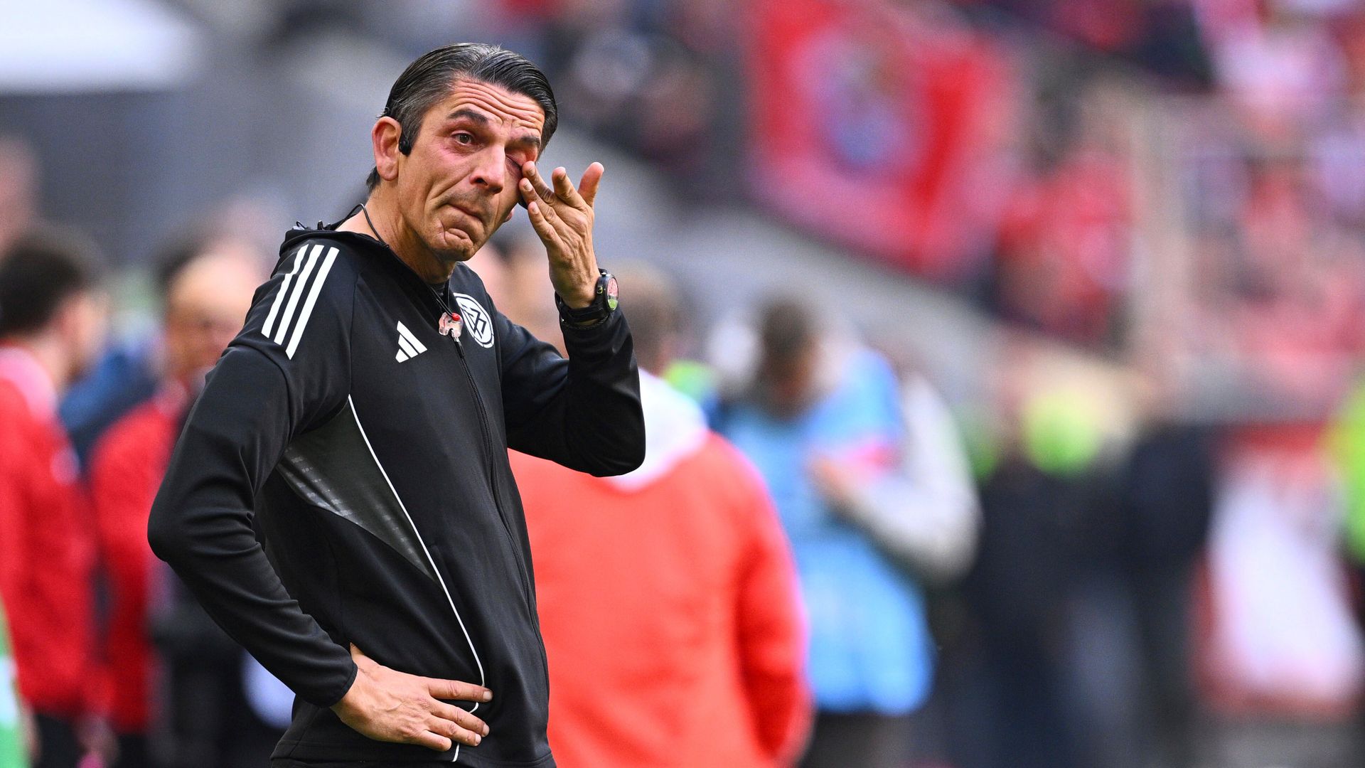 Fußball-Bundesliga: Deniz Aytekin hört auf - der »Austern-Schiri« weint ...