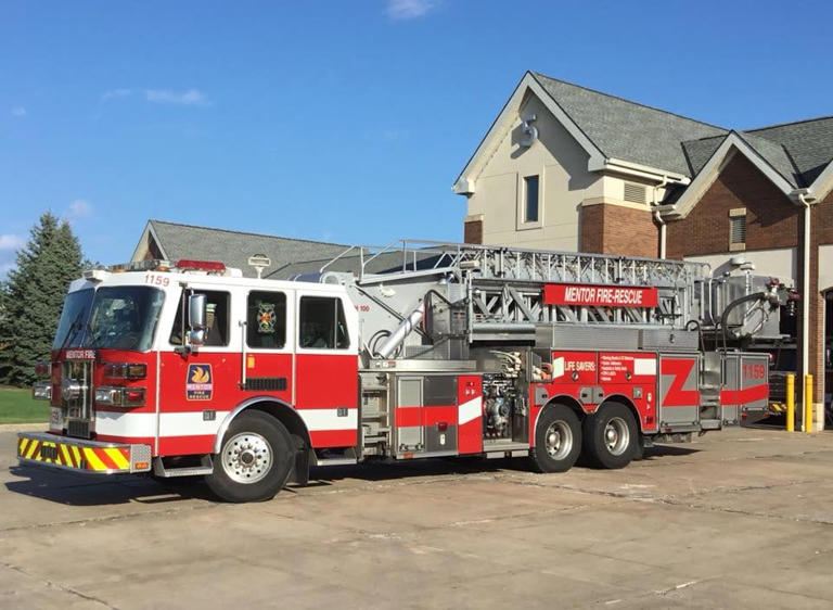 Anonymous shopper pays for Mentor firefighters’ groceries