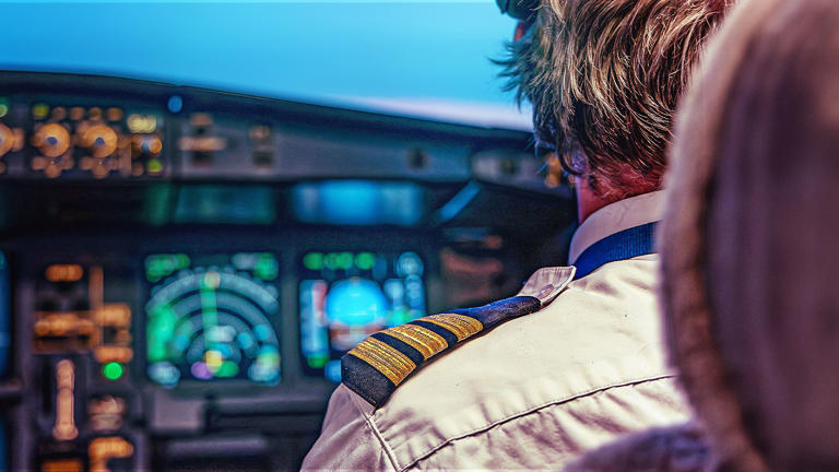 Some countries have no pilot retirement age: Here's why the US still ...