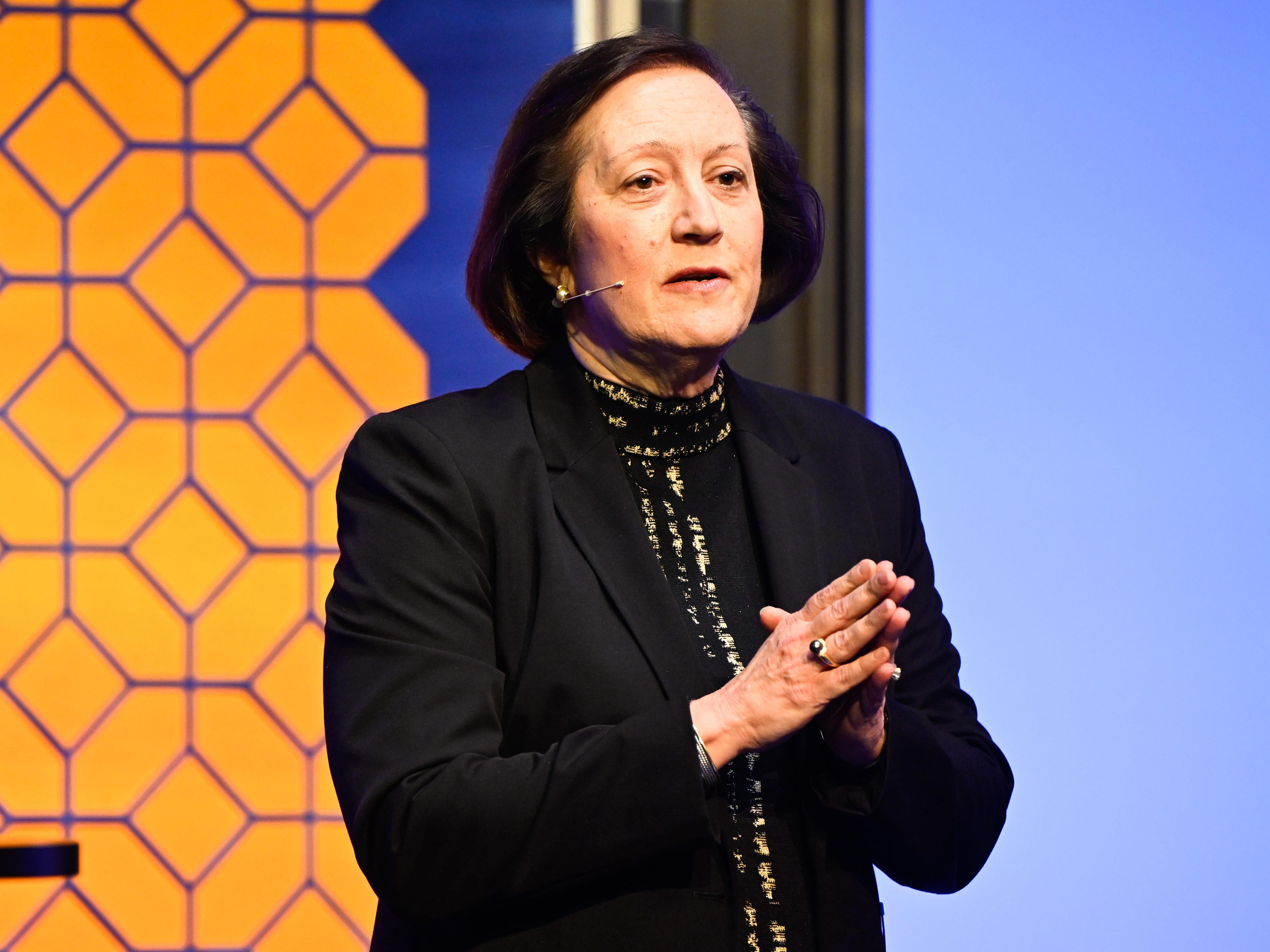 Elevator mechanics can make over $150,000, and this CEO says they can't ...