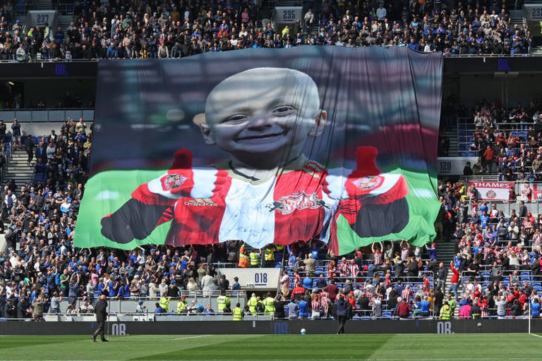 Sunderland fans pay tribute to Bradley Lowery on what would have been ...