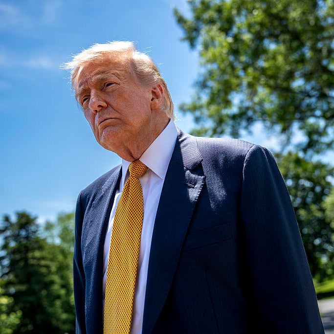 CBS News poll finds many voice frustration with Trump's economic approach