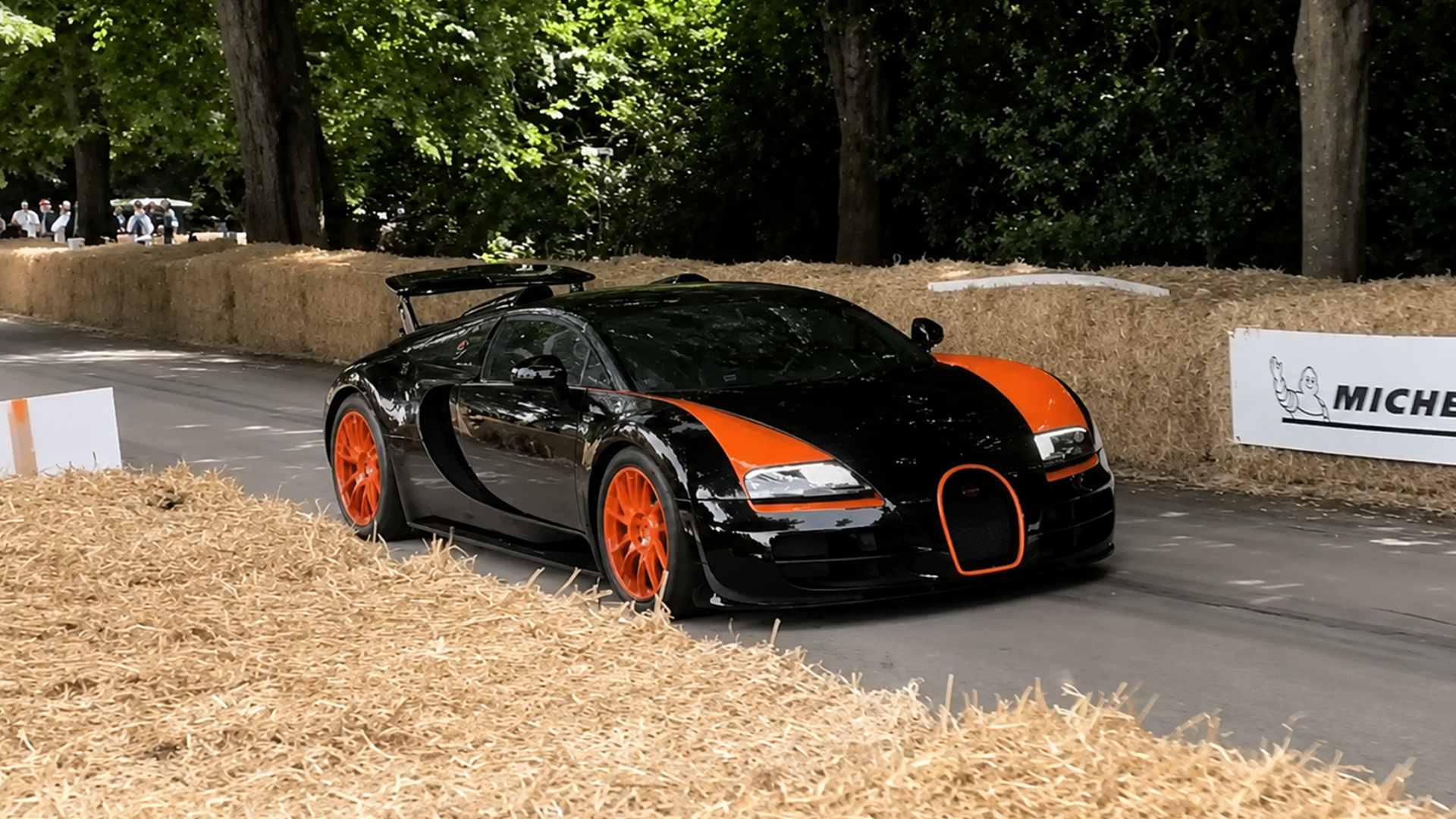 Rare $3 million Bugatti Veyron Super Sport in motion