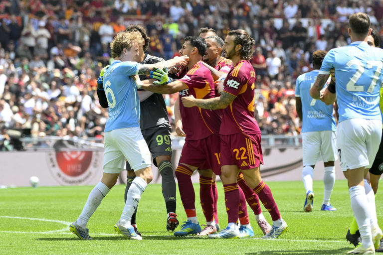 Roma-Lazio 2-0: doppietta decisiva di Mancini, Gasp è quarto, sorpasso ...