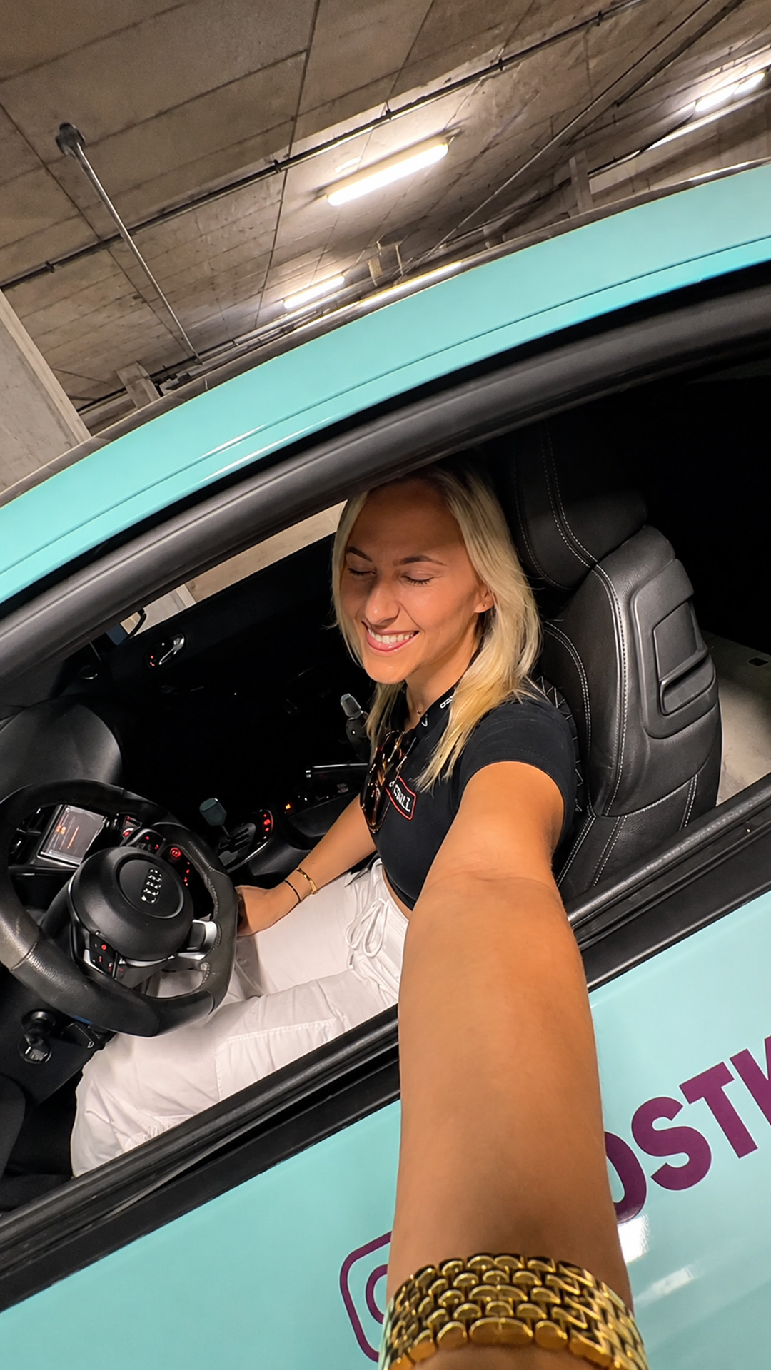 Supercharged Audi R8 cold start sounds wild