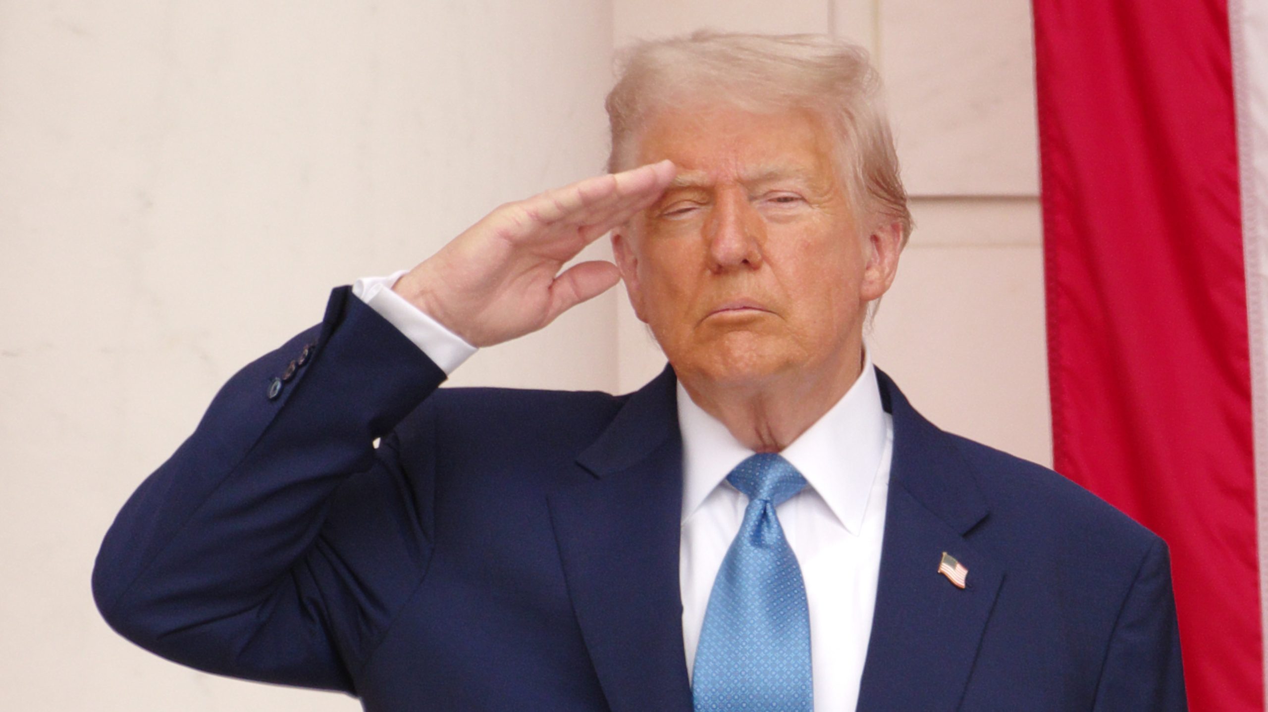 La cote de popularité de Trump atteint un nouveau plus bas durant son ...