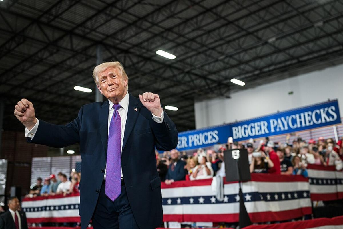 Trump Faces Embarrassing Setback As 1bn Ballroom S Security Funding
