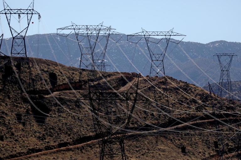 Should a high-voltage power line run through California's largest state ...