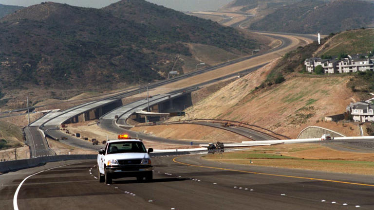 Hazardous weather warning issued for major freeway corridor, 9 cities ...