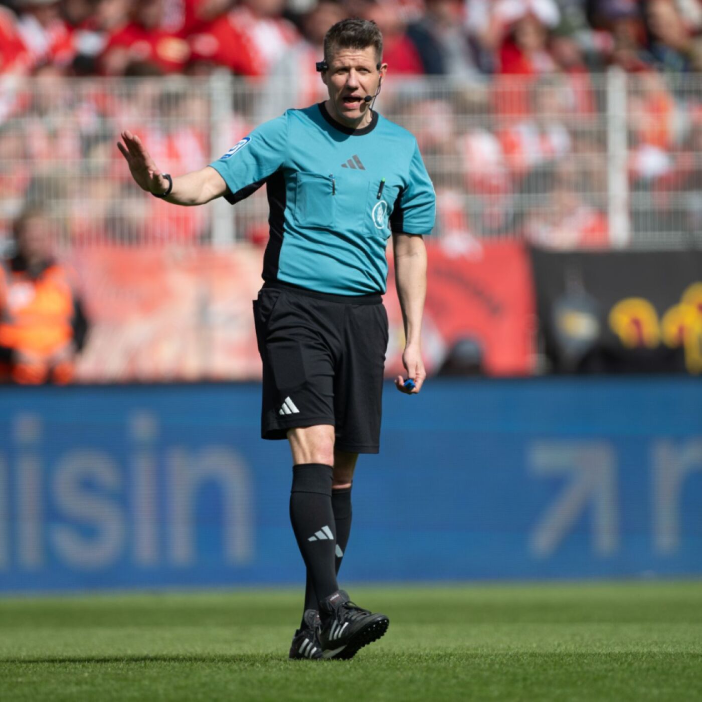 Union-Kapitän Trimmel zeigt Referee zum Abschied rot