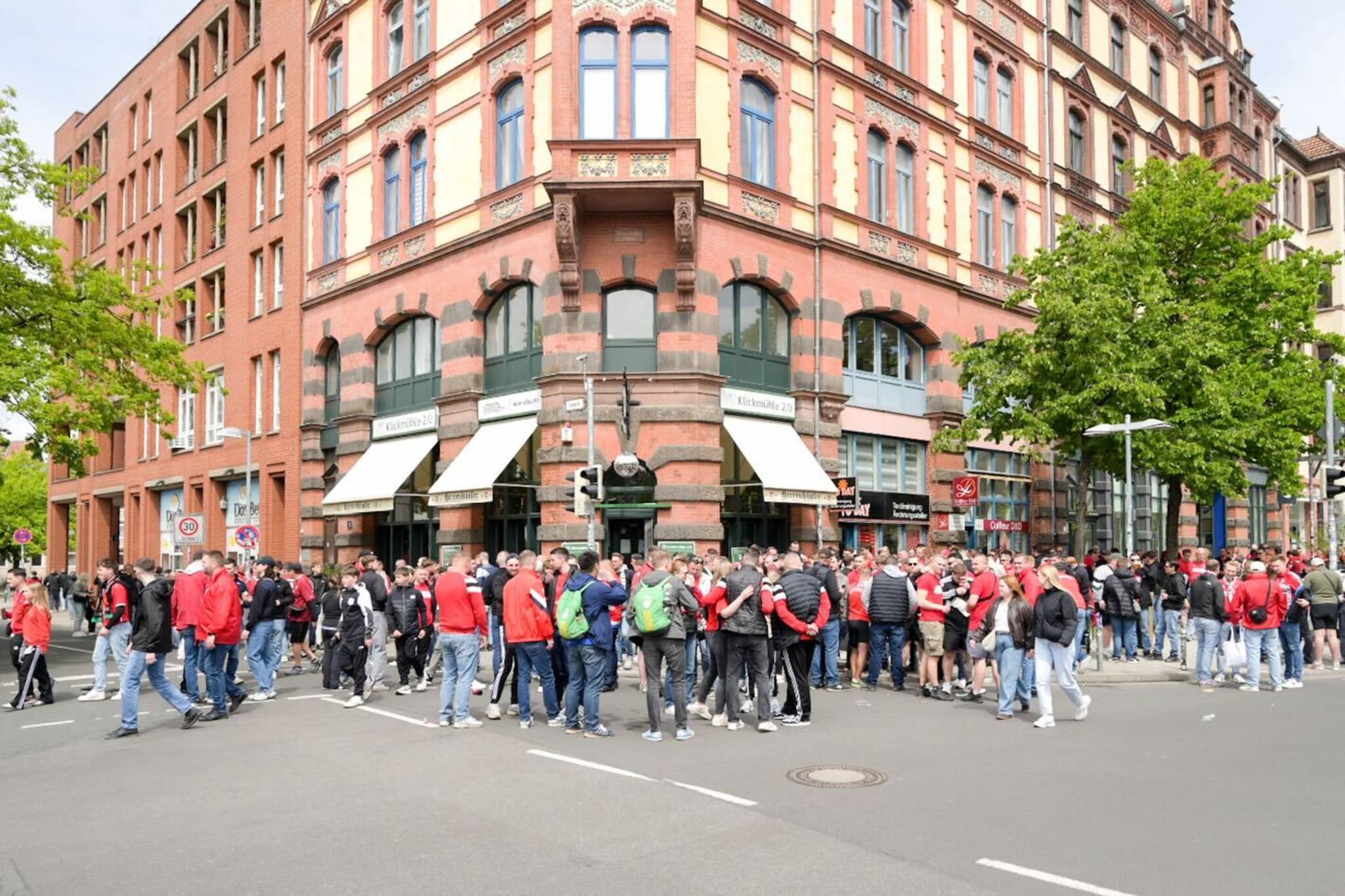 Liveticker zum letzten Spieltag: Schafft Hannover 96 heute den Aufstieg?