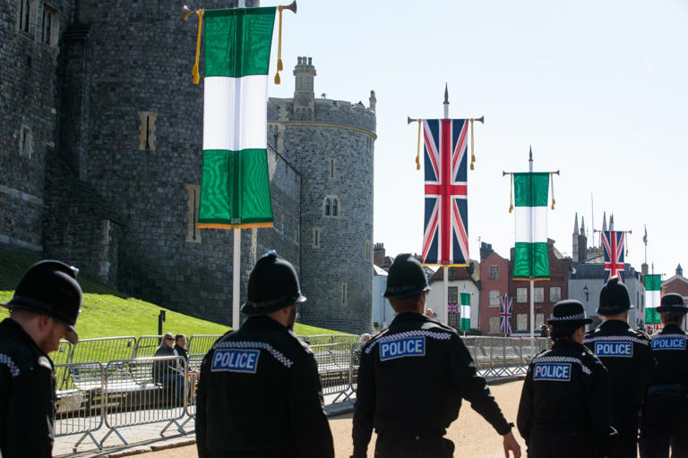 King’s armed guards accused of falling asleep on the job