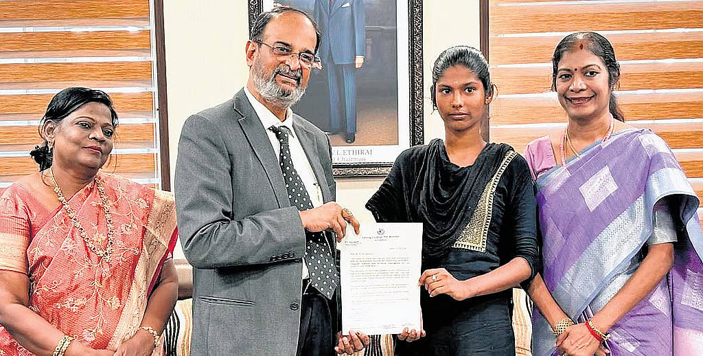 Ethiraj College offers full scholarship to Chennai student who overcame ...