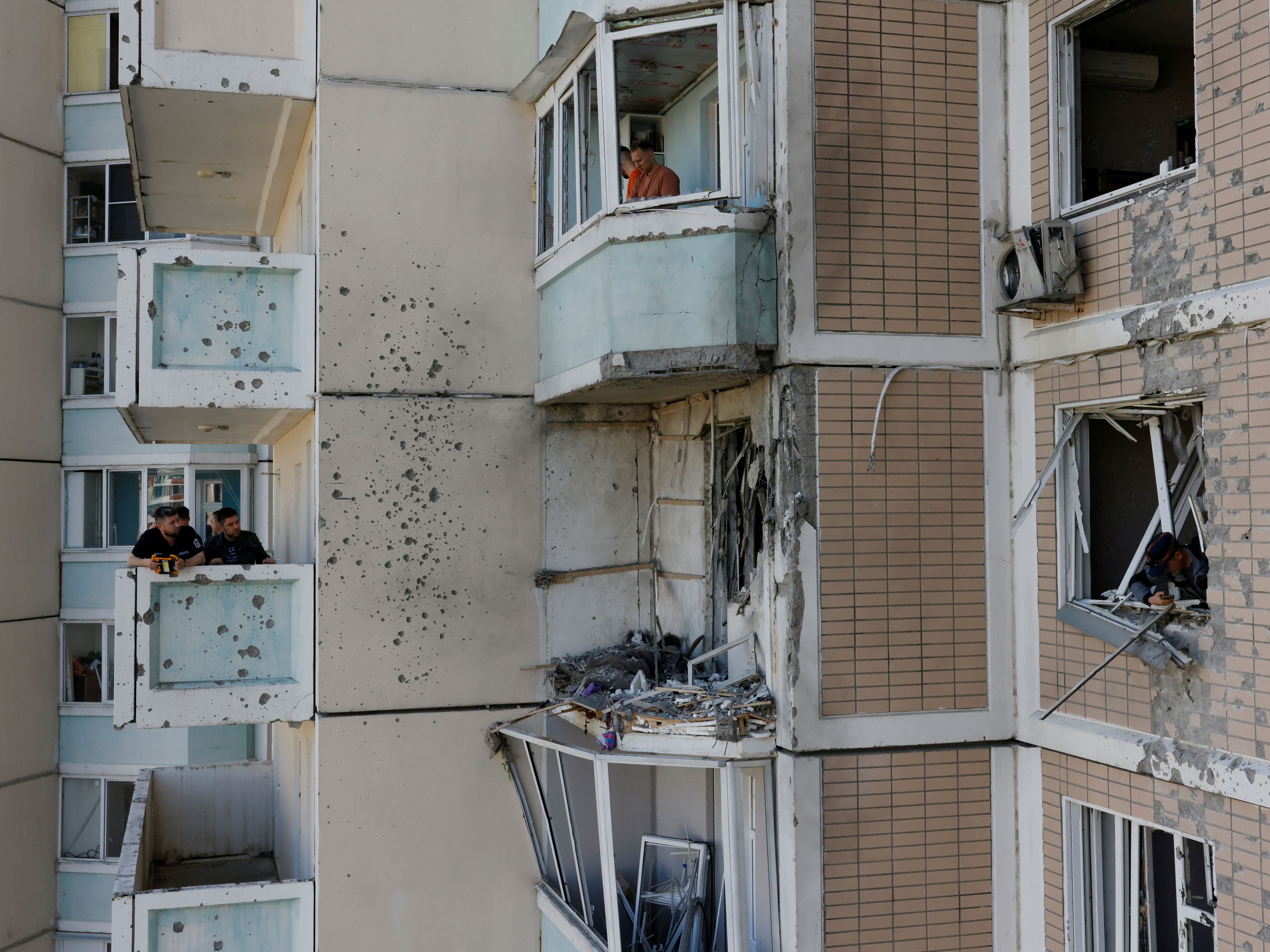 Ukrainian drones hit Moscow and surrounding area, killing 3