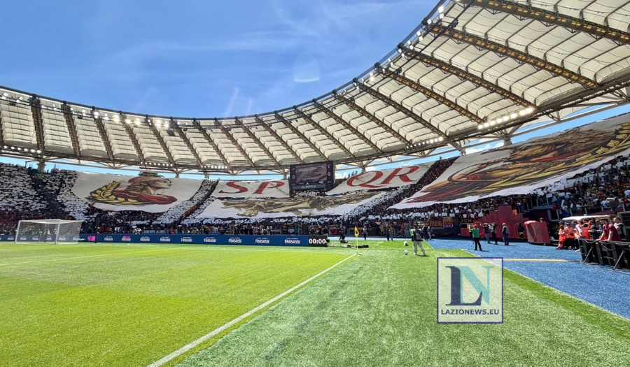 Coreografia Roma Lazio: così i tifosi giallorossi