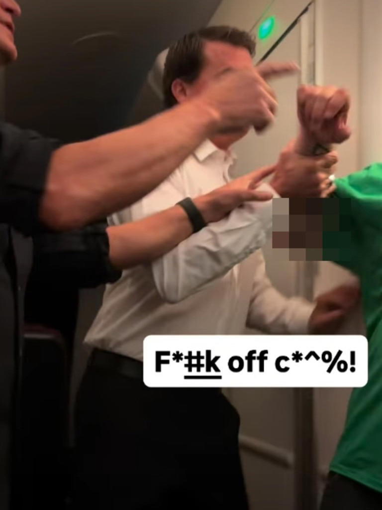 Lifetime Qantas ban after alleged biting