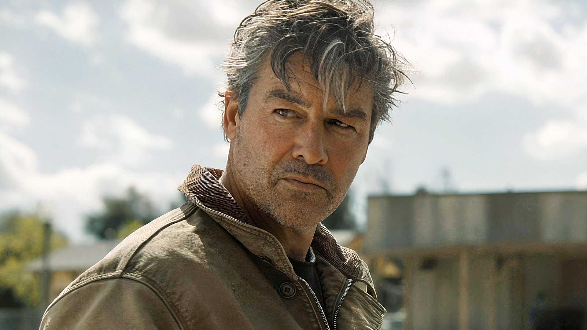 Nathan Fillion's new 8-part superhero series is HBO's answer to Spider-Noir