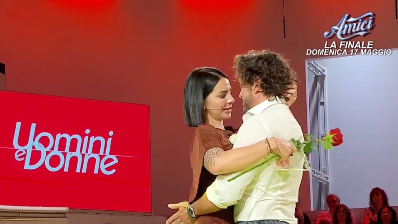 Uomini e donne, Giuseppe Molonia si espone: gli auguri pubblici a ...