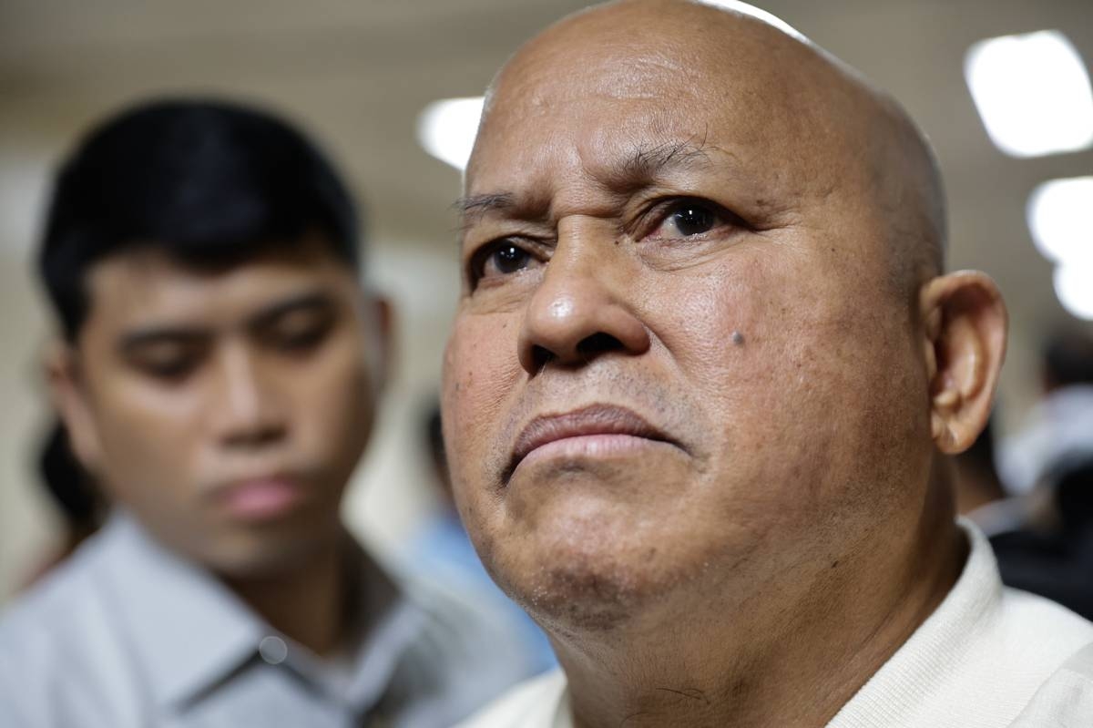 Policemen escorted Bato out of Senate? PNP chief orders probe