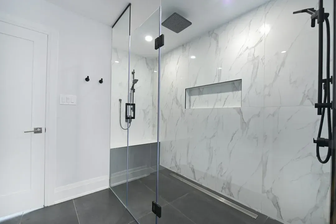 7 shower design trends quickly falling out of favor with homeowners