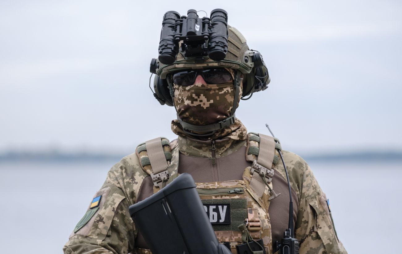 Ukraine hits Russian oil facilities, defense plant, air base: Details ...