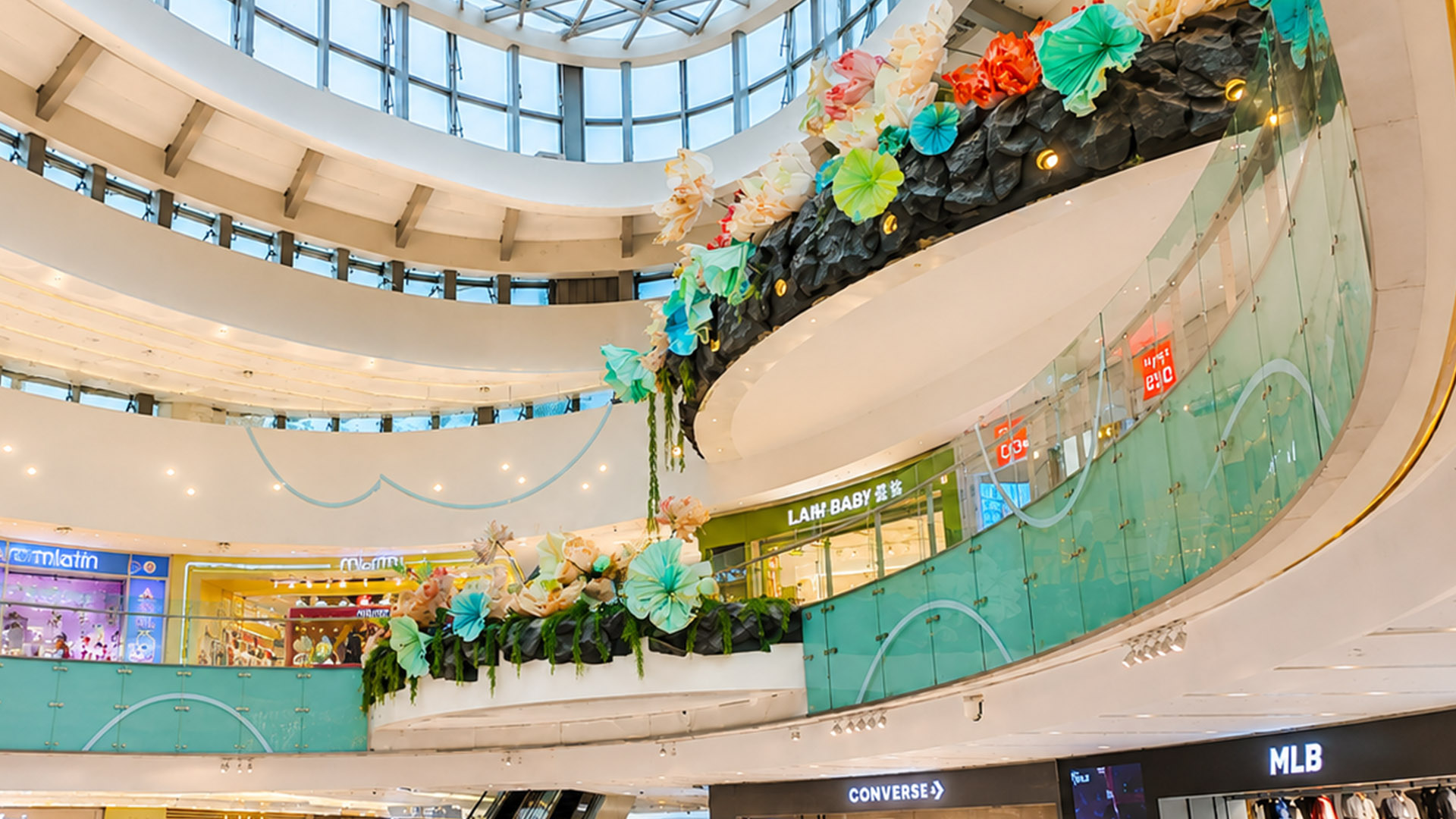 Modern Chinese shopping malls are adding large indoor floral decorations