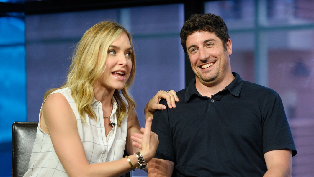 Jason Biggs And Jenny Mollen Separate After 18 Years Focus On Co Parenting