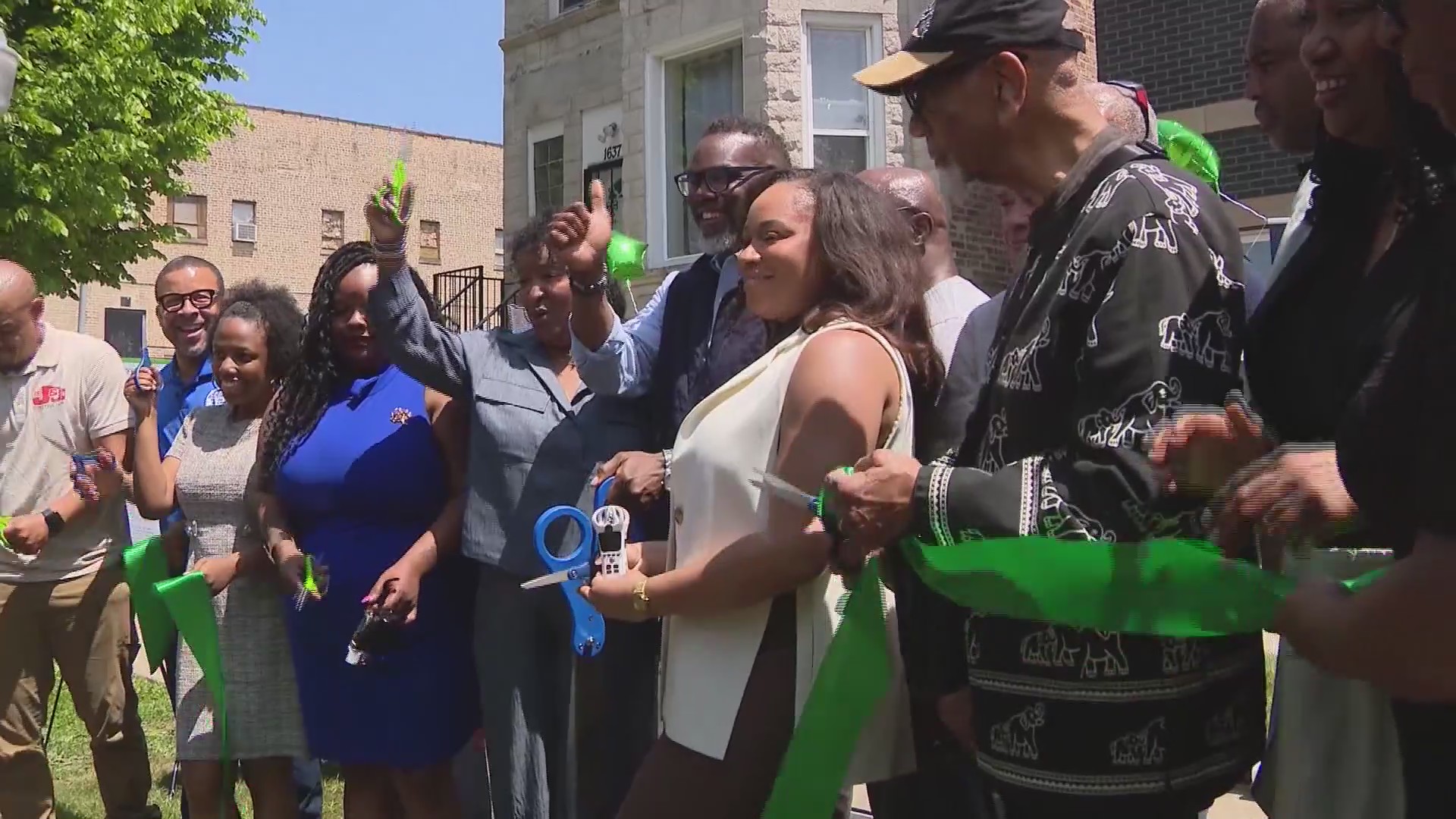 Vacant lots across Chicago's South and West sides transforming into new ...