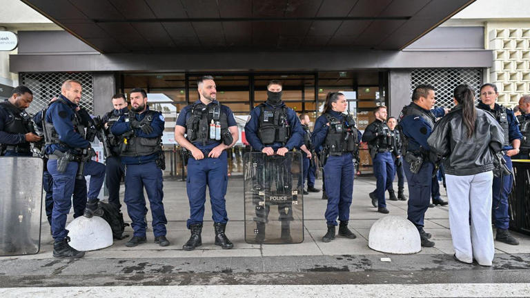 Swatch stores close for second day after crowds