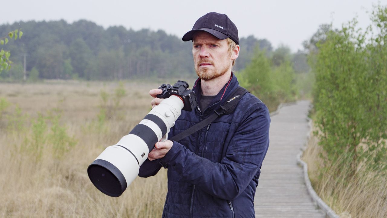 I tried Sony’s 400-800mm super-telephoto zoom lens for bird photography ...