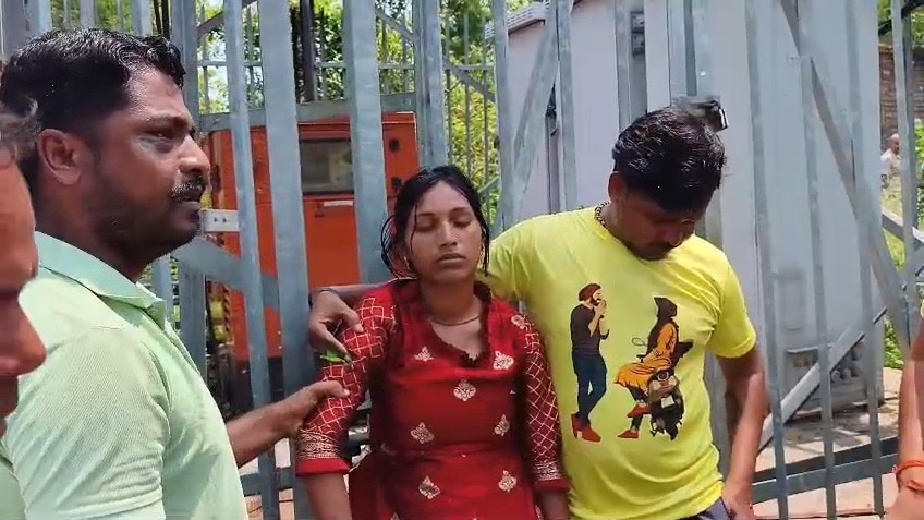 Dhanbad woman climbs mobile tower, demands arrested lover's release
