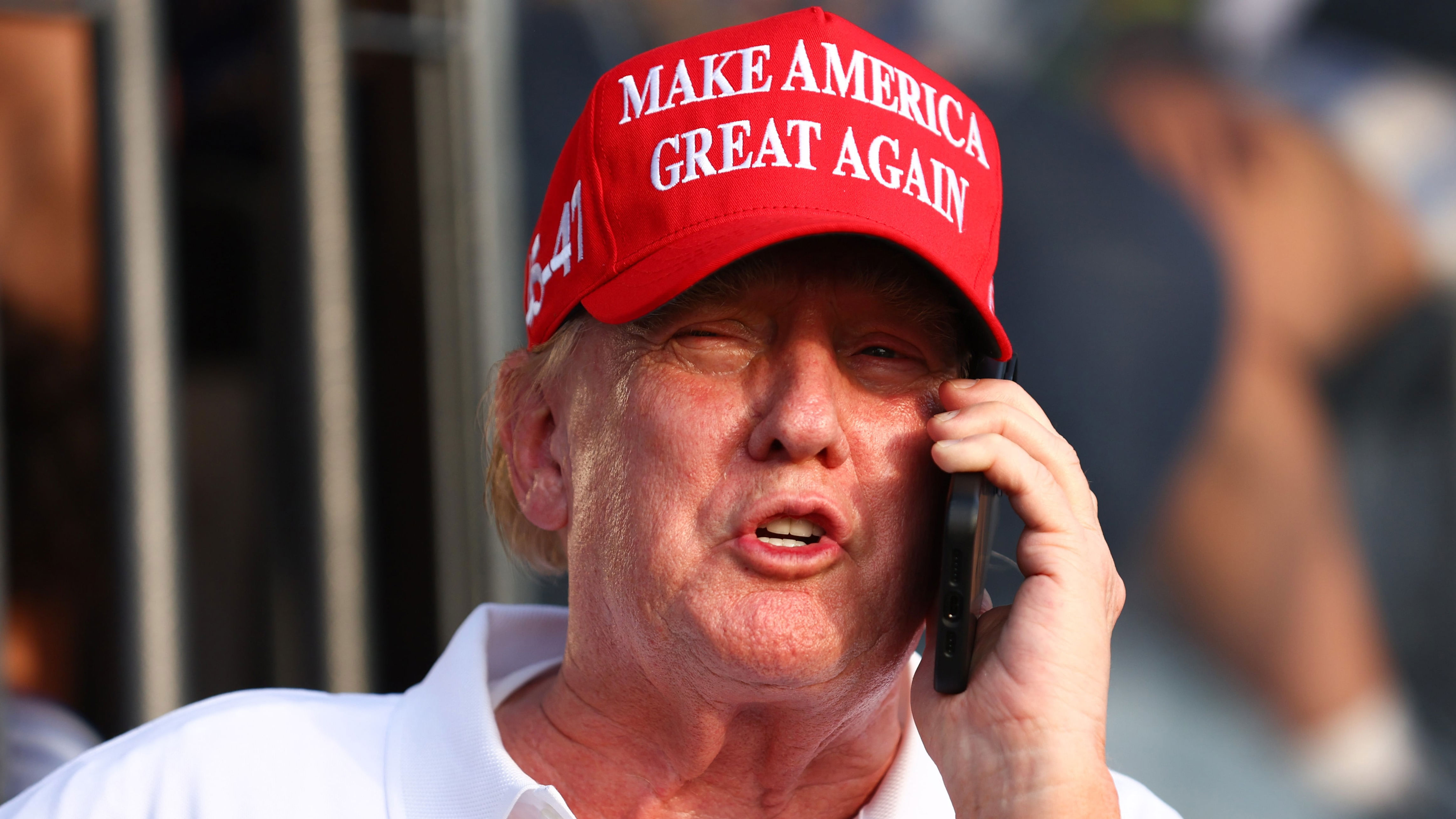 Trump tells aide’s wife 'call me' in bizarre thirsty message