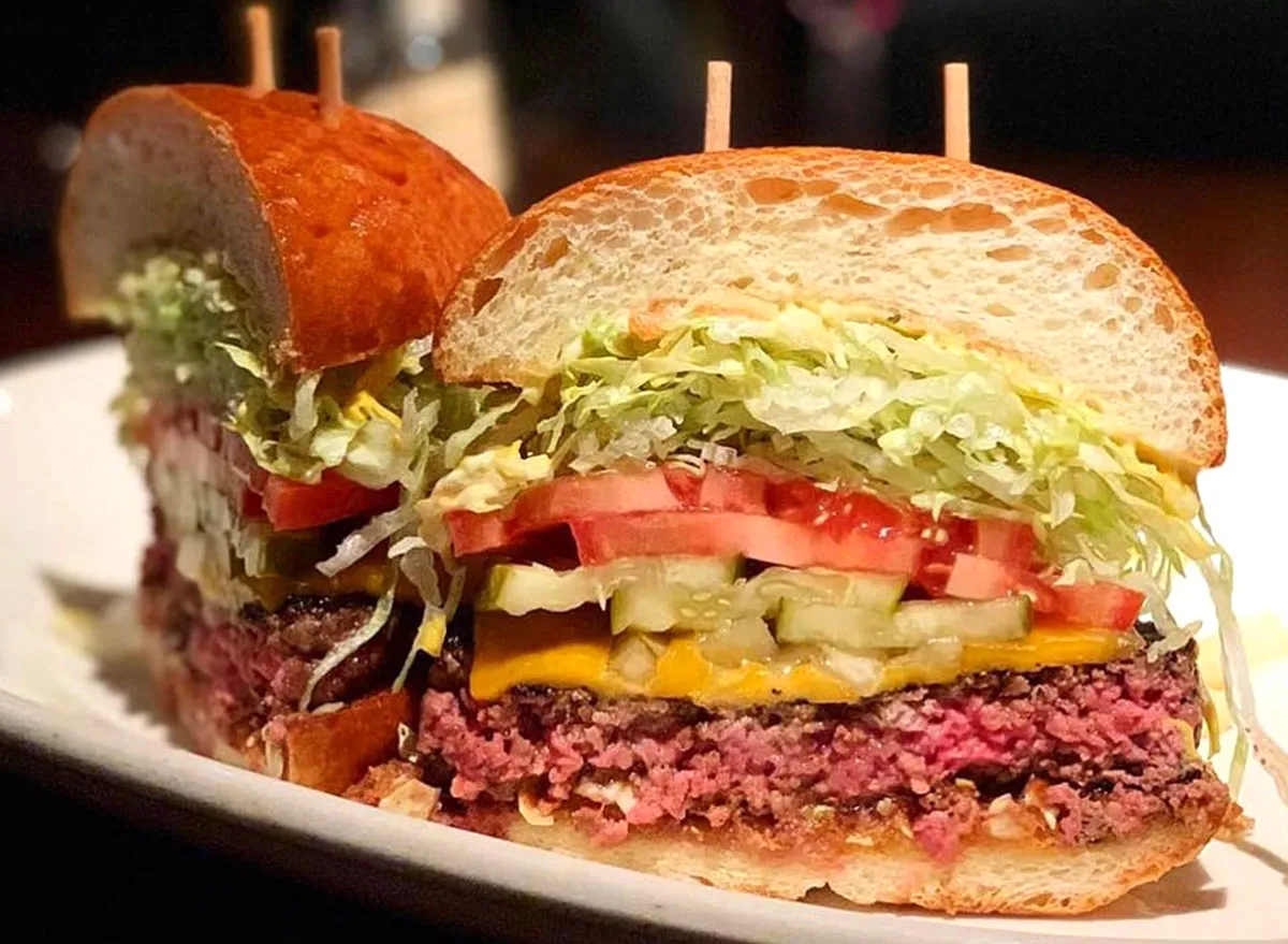 6 chain restaurants fans say have the best hamburgers