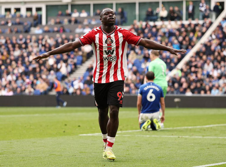 Premier League round-up as Leeds and Sunderland win while Brentford ...