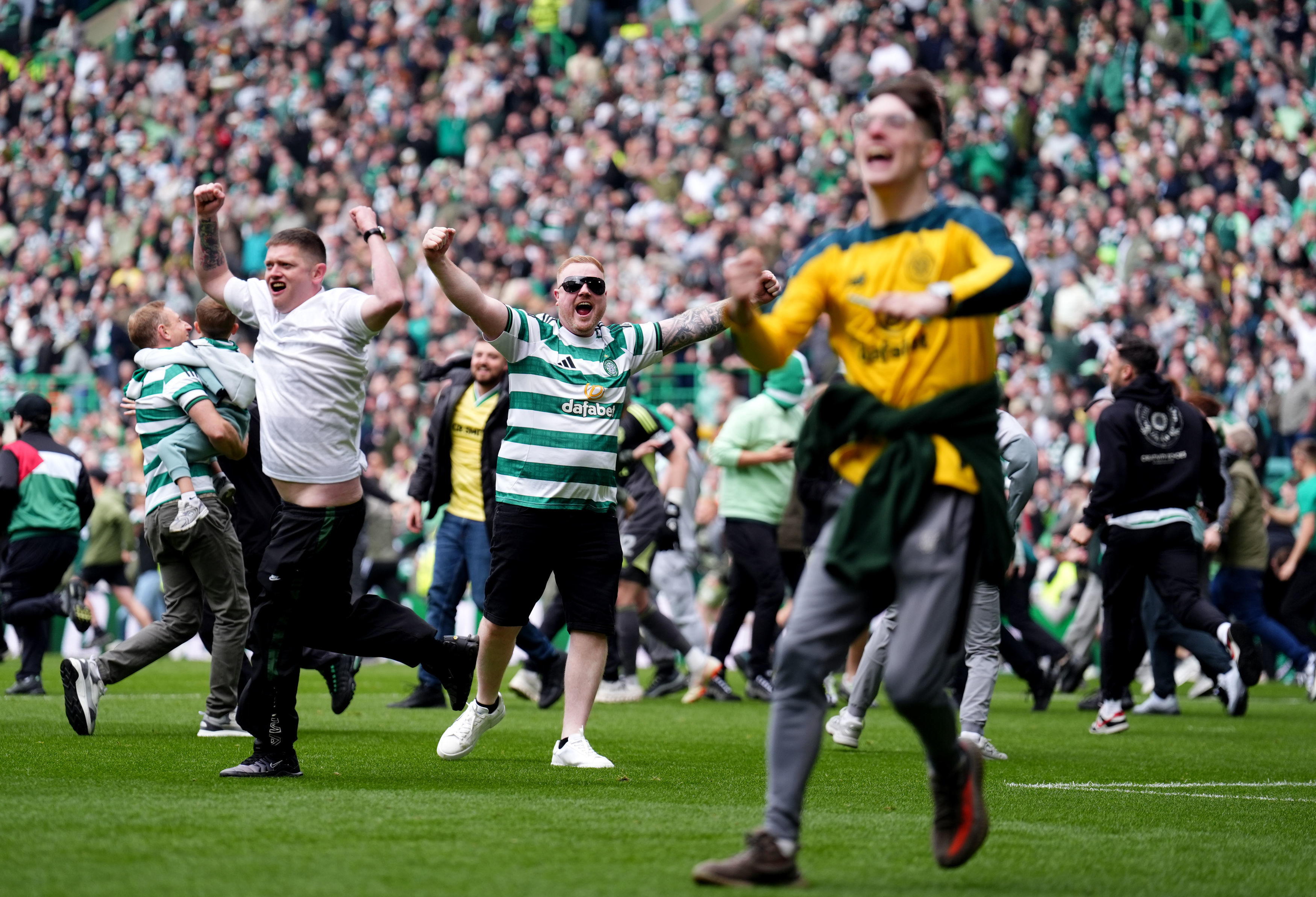 Scottish soccer chiefs 'utterly condemn' field invasion in dramatic ...