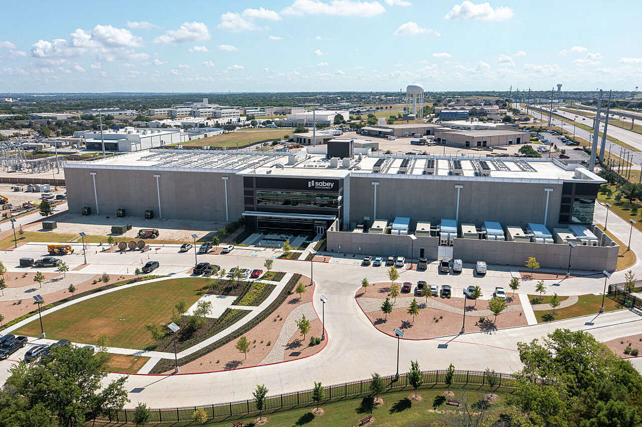 Inside the sonic hell of life near Texas' humming data centers
