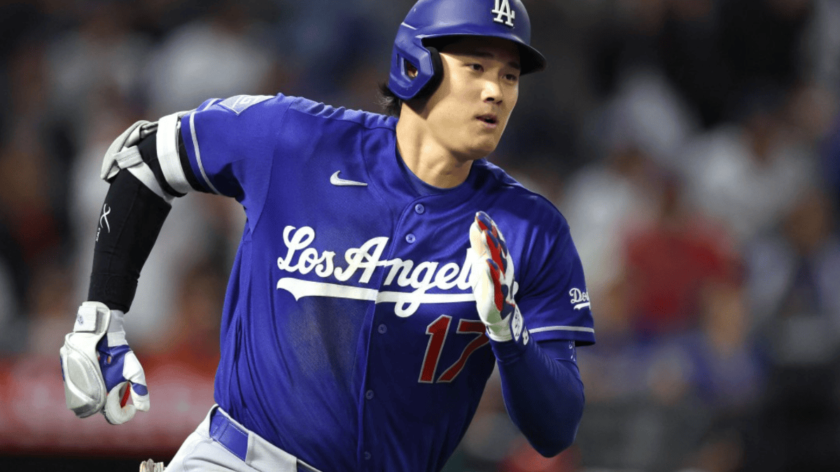 MLB: Pure speed! Shohei Ohtani flies around the bases for a Little ...