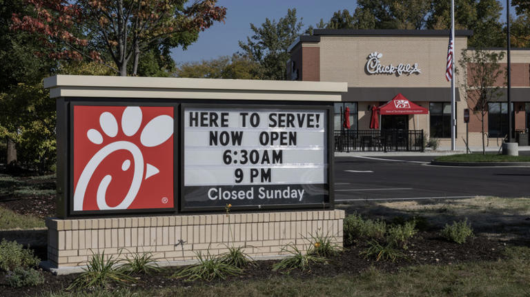8 things Chick-fil-A employees know that customers don't