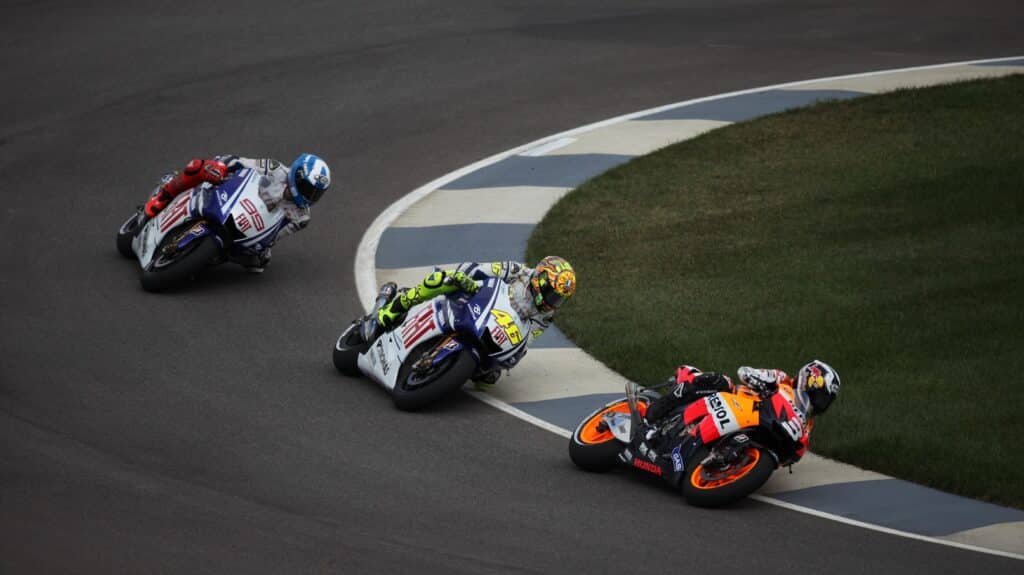 MotoGP de Barcelone : un horrible crash survient, impliquant Alex Márquez