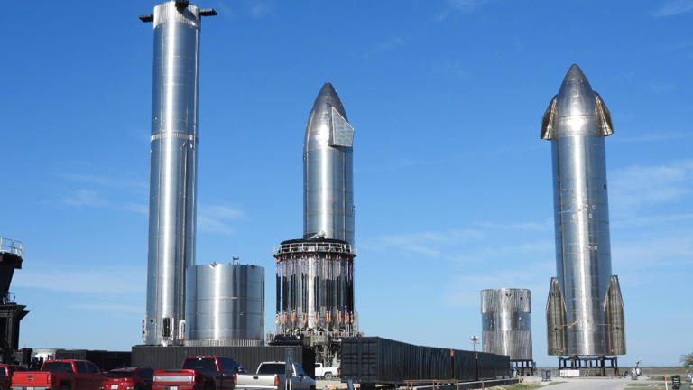 SpaceX targets May 19 for the first Starship V3 launch — a 408-foot ...