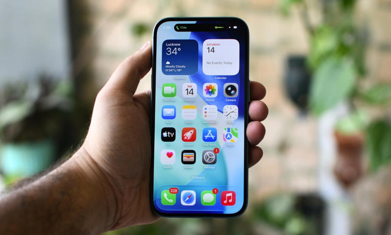 After flubbing with Siri, Apple plans to host AI agents on the App Store