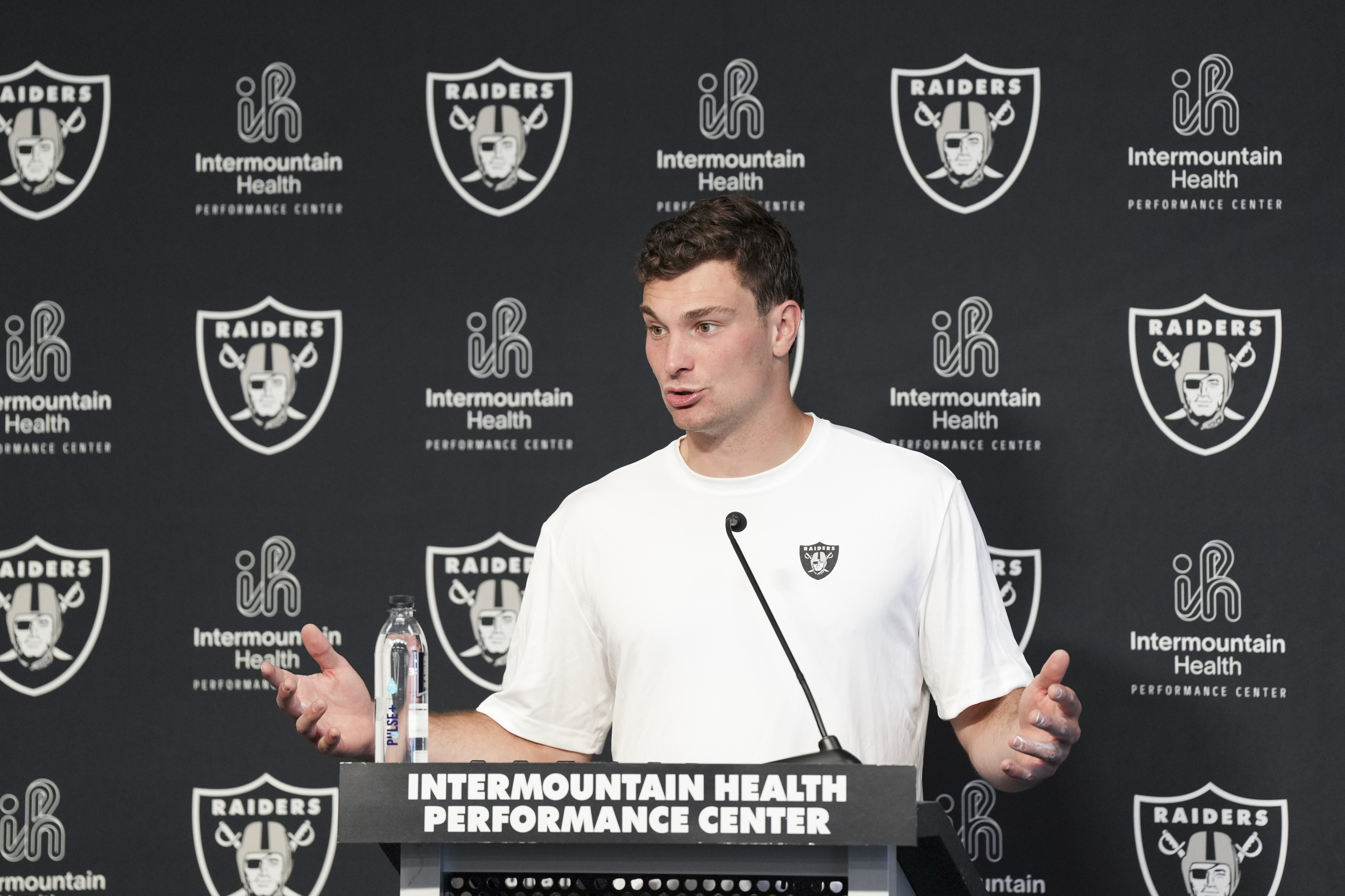 'Fernando Mendoza will be a bust': Analyst blasts Raiders, Tom Brady ...