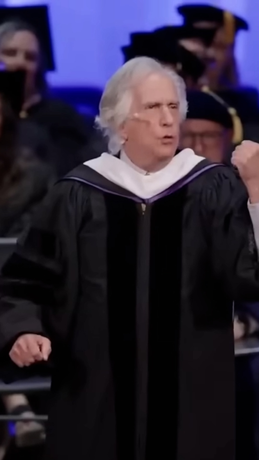 Henry Winkler calls out Elon