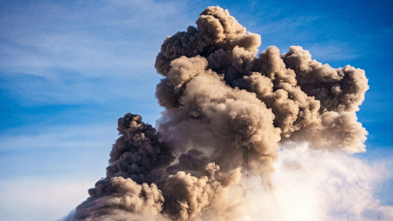 Bezymianny volcano in Russia’s Kamchatka peninsula is hurling ash ...
